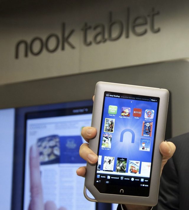 Barnes & Noble debuts new Nook Tablet, longshot competitor to Kindle ...