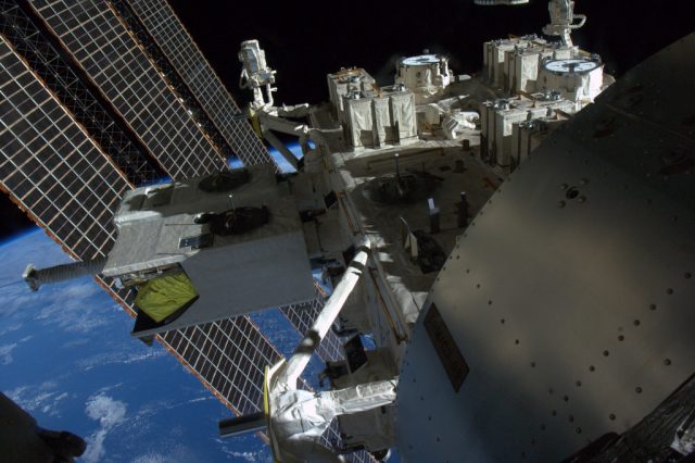 Tough luck Windows 8, the international space station is going Linux