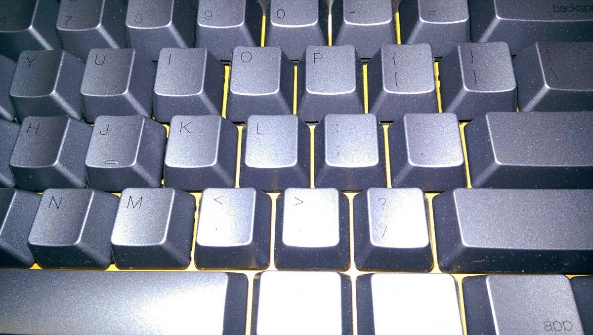 Feenix Autore - a mechanical keyboard inspired by '2001: A Space ...