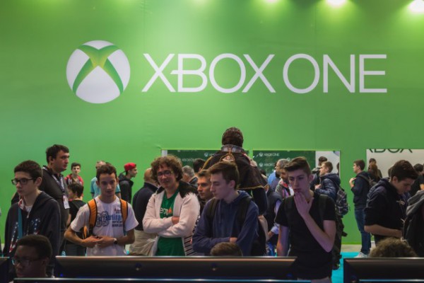 Cross-platform support means Xbox One gamers will be able to play PS4 ...