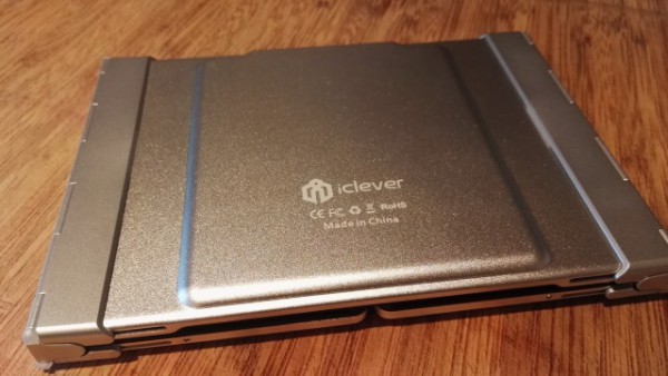 Moveable type: iClever Tri-folding Backlit Bluetooth Keyboard [Review ...