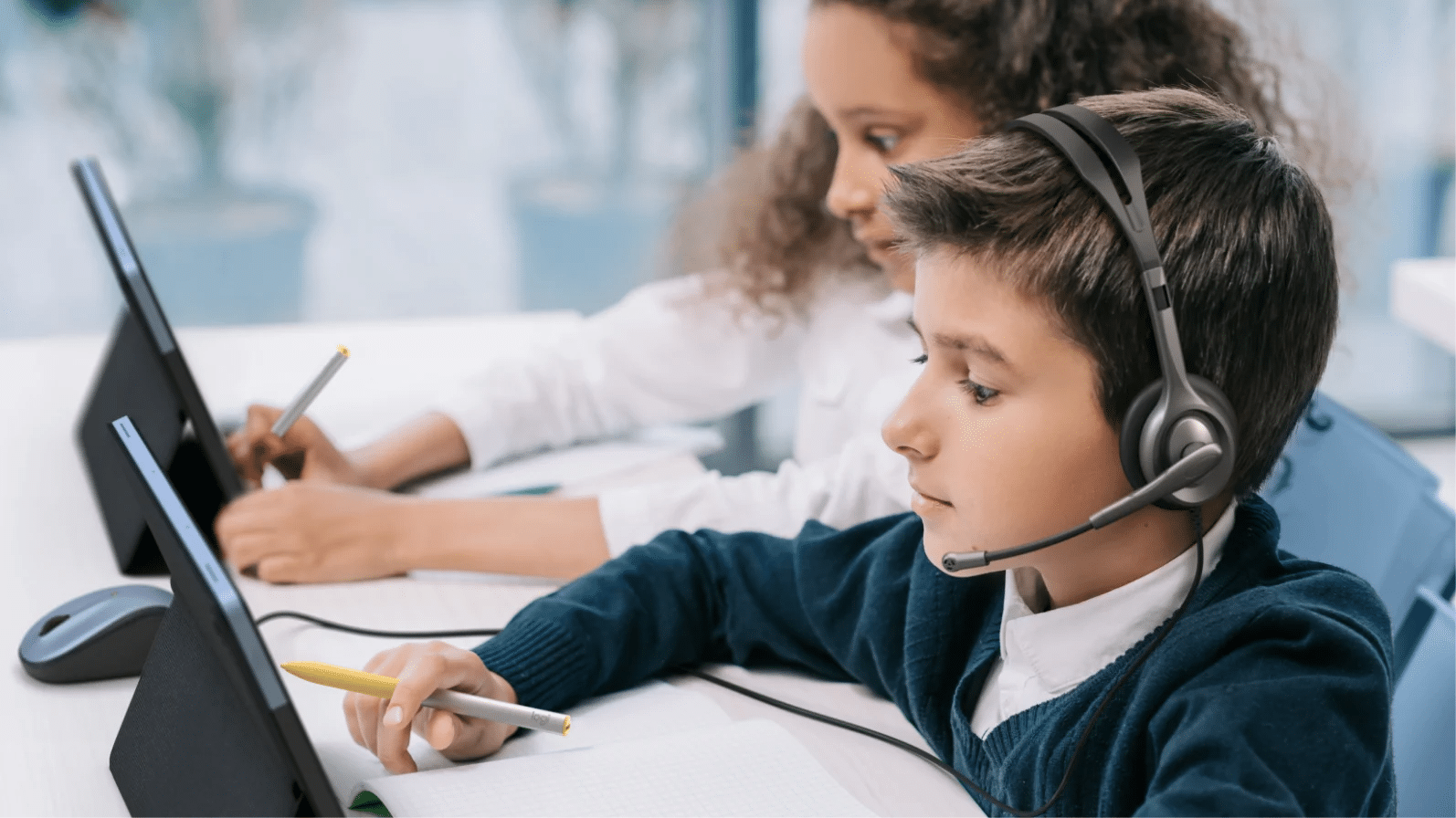 Logitech Pen is a student-focused Chromebook stylus with USB-C charging ...