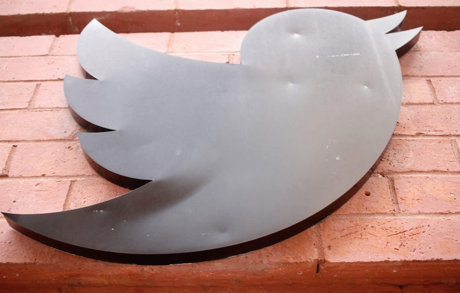 Twitter confirms that it is deliberately blocking numerous third-party ...