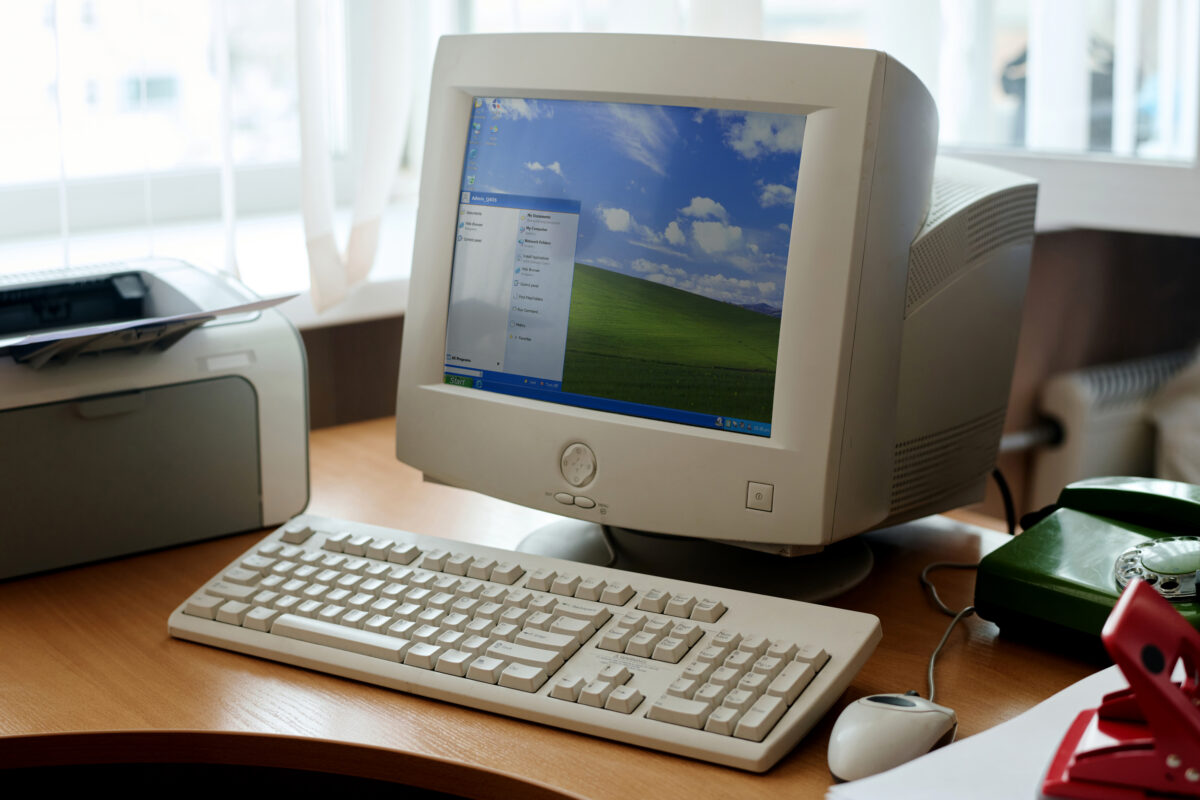 Who needs Windows 11? FreeXP is a modern version of Microsoft's ...